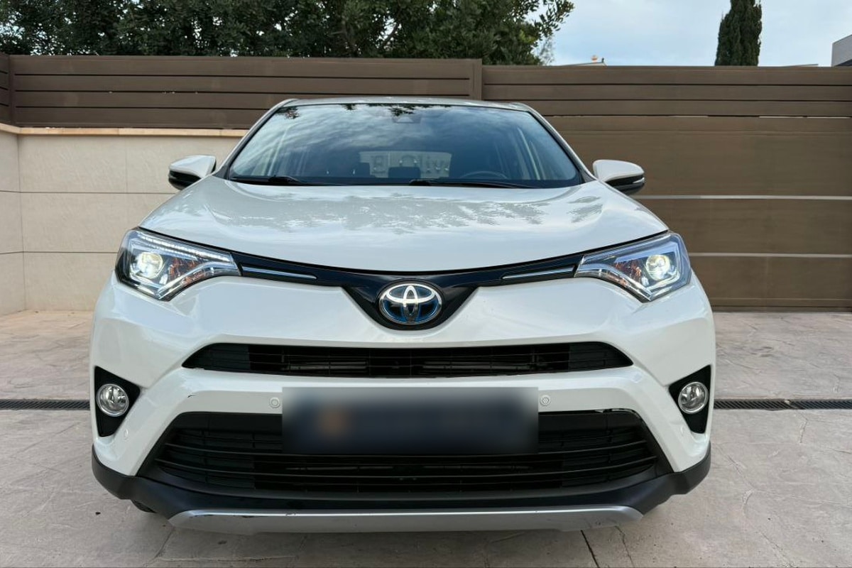 Rent Toyota RAV-4 Hibrid in Spain - Prime Rental Group